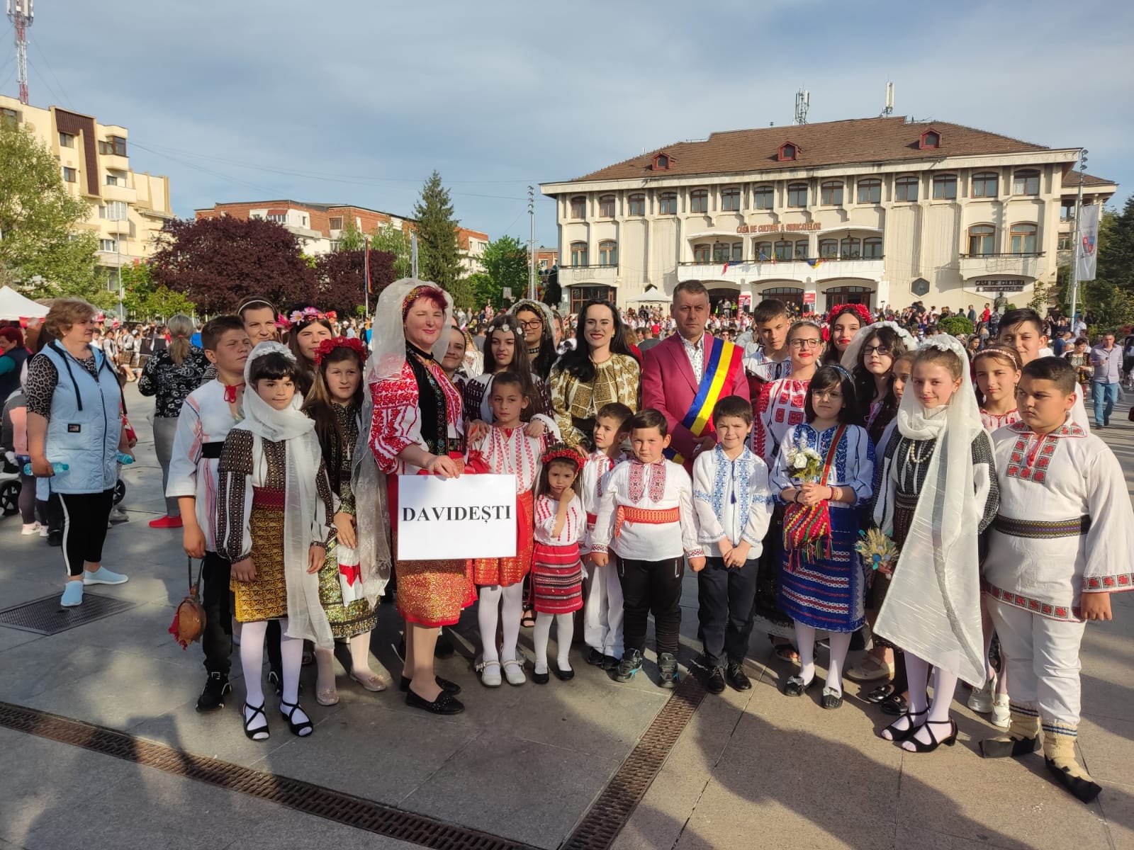 Ziua Naţională a Portului Tradiţional din România - Primăria Davidești
